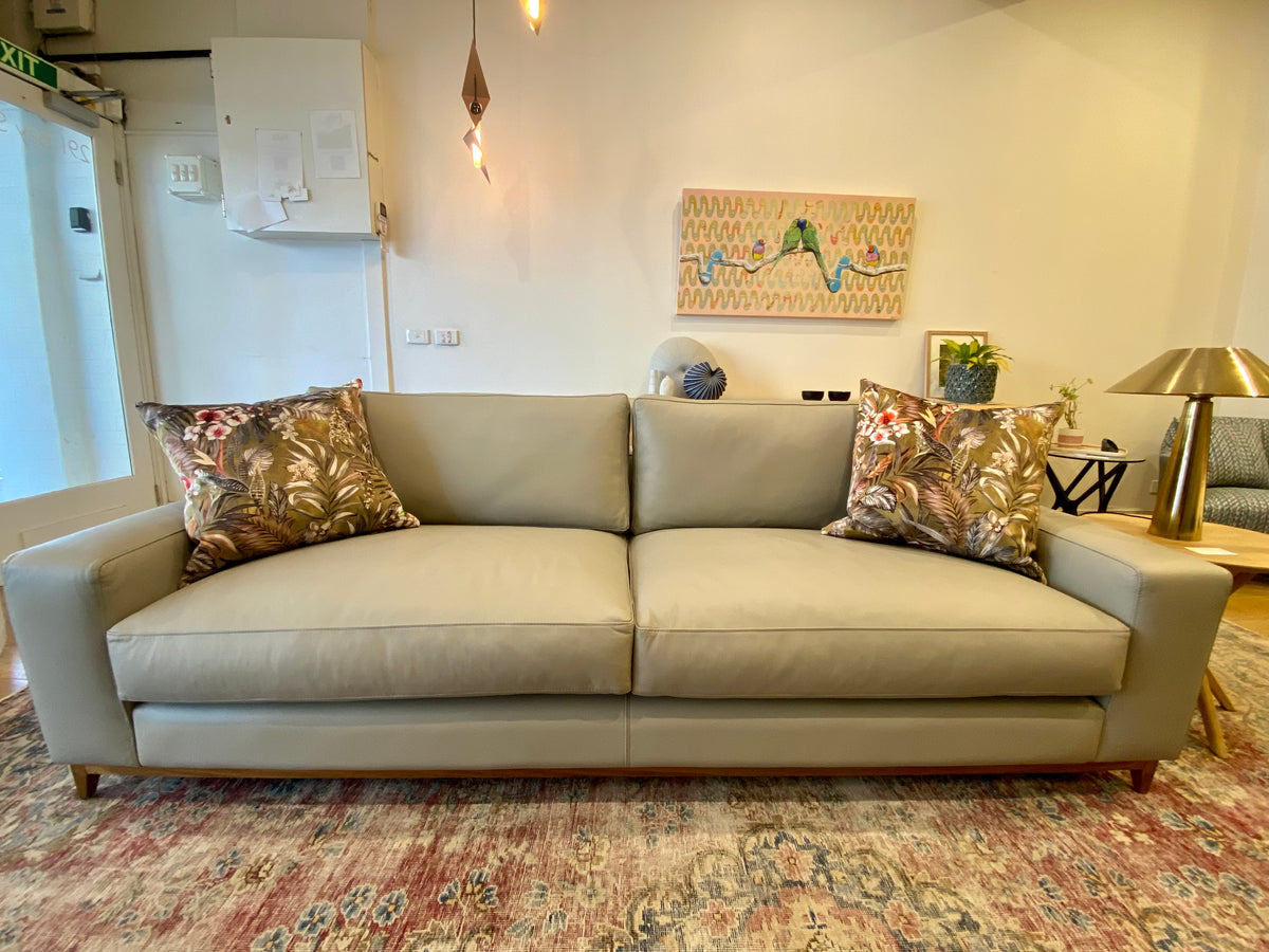 Sam Sofa in Leather - Ex Display | Sofas notForDiscount | Feliz